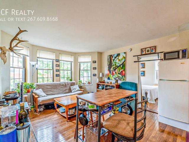 One Bedroom Graduate Hospital Apartment