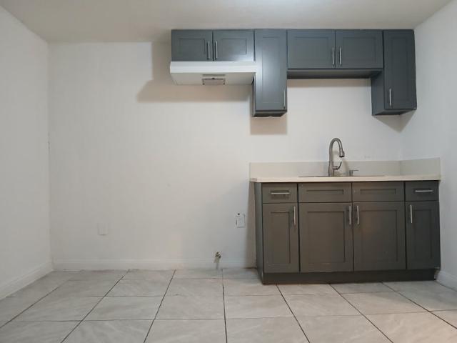 One bedroom house for rent $1700