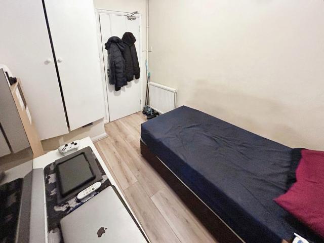 One Bedroom House share