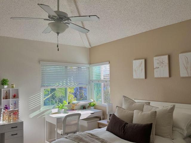 One Bedroom in La Jolla With private bathroom