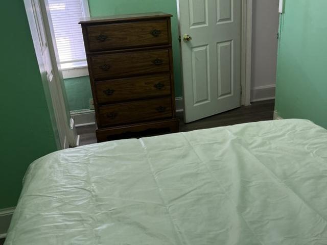 One bedroom is available for $900