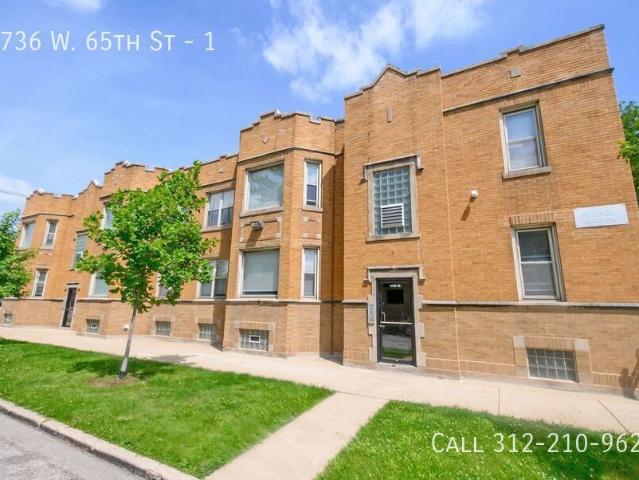 One Bedroom Near Midway
