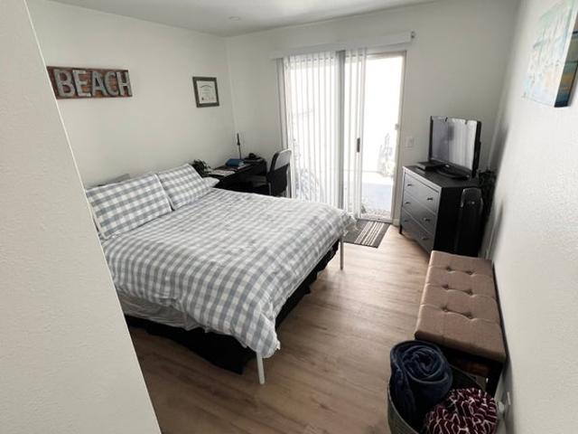 One bedroom one bathroom available! 78hwy/15 fwy