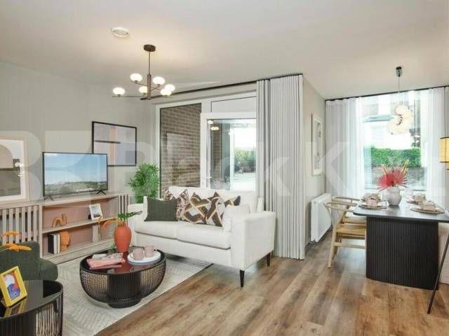 One bedroom property located close to an array of amenities