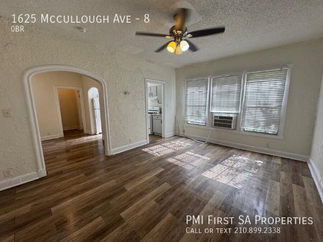 One bedroom studio unit ready to move in by Downtown!