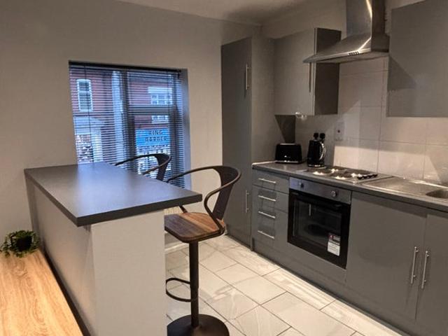 One bedroomed Flat, town centre location