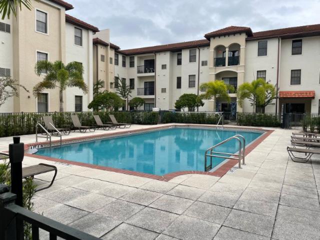 One BR condo in The Registry at Michigan Condomin