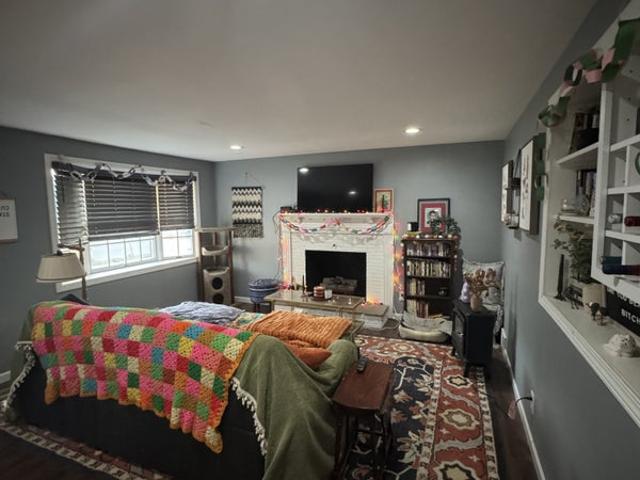 One female roommate needed in Tonawanda!
