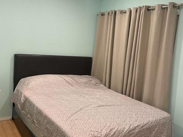 One furnished bedroom