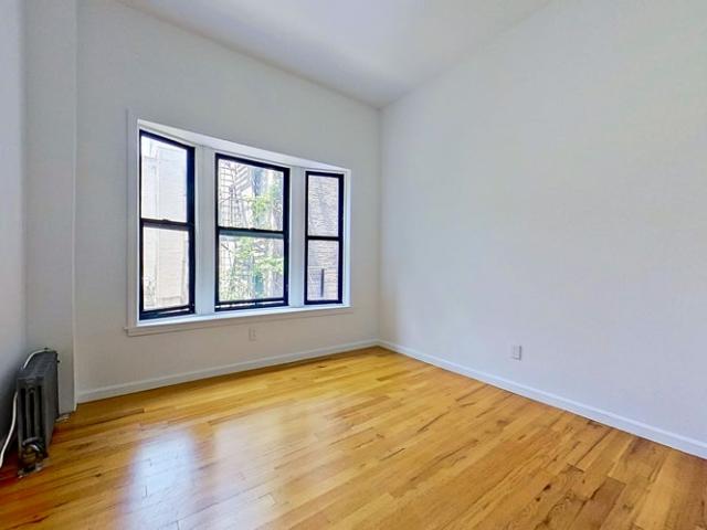 ONE KING BED ROOM 4BR/1BA CITY COLLEGE JULY