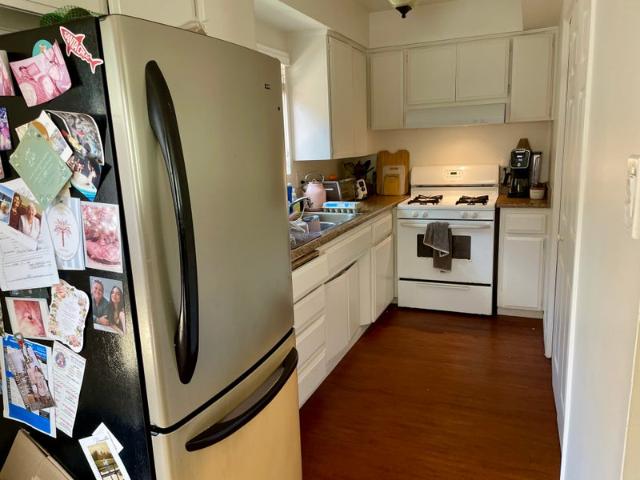 One housemate needed for beach duplex