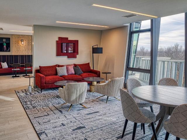 One Hundred Above the Park 1 Bedroom Apartment for Rent at 100 N Kingshighway Blvd, St. Louis, MO 63108 Central West End