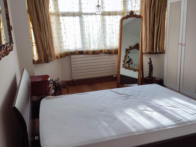 One large lovely double bedroom available in a quiet residential area Cockfosters