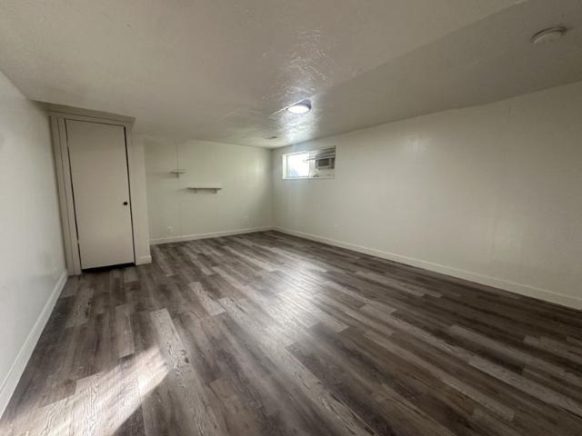ONE MONTH FREE_Updated 1 Bedroom with ALL UTILITIE