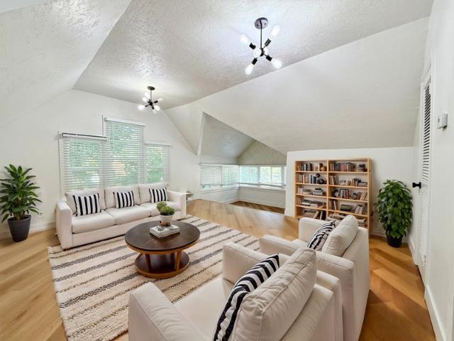 ONE MONTH FREE_Updated 1 Bedroom in the Heart of S
