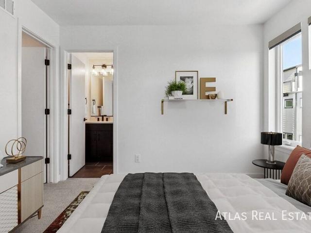 ONE MONTH FREE! Brand 2bd/2.5ba Townhome in Old Town