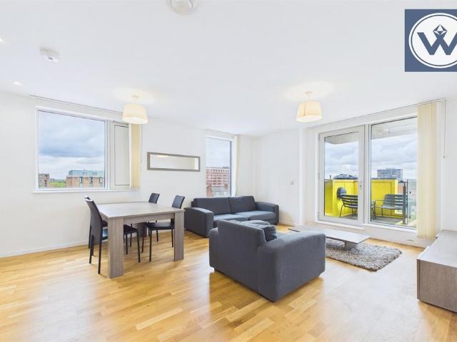One Smithfield Square, M4 2 bed apartment to rent £1,450 pcm £335 pw
