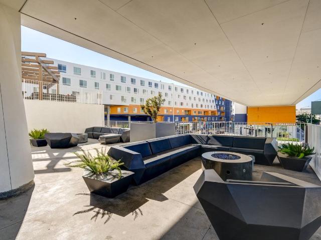 One Santa Fe 2 Bedroom Apartment for Rent at 300 S Santa Fe Ave, Los Angeles, CA 90013 Historic Cultural