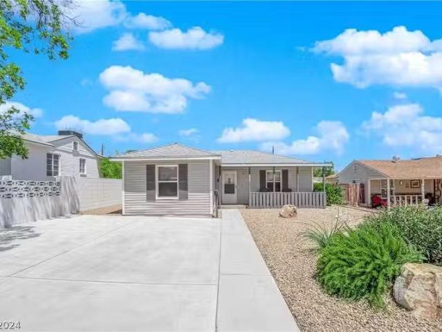 One Story, Single Family Residence Boulder City, NV 639 Ave.