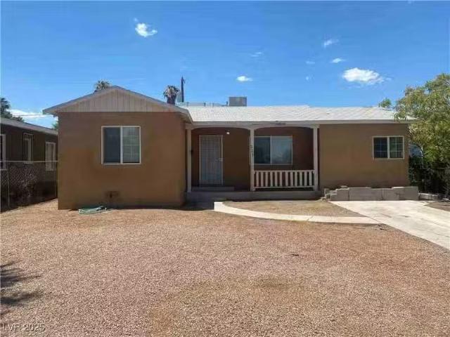 One Story, Single Family Residence Las Vegas, NV 221 N 19th.
