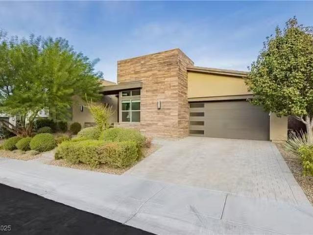 One Story, Single Family Residence Las Vegas, NV 6710 Azimu.