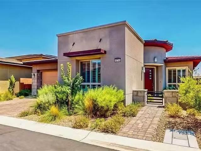 One Story, Single Family Residence Las Vegas, NV 6714 Deser.