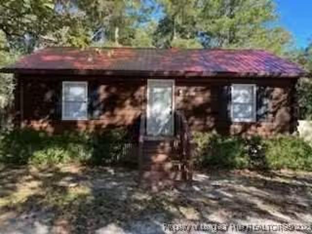 One Story, Single Family Residence Spring Lake, NC 268 W Ma.