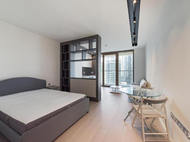 One Park Drive, Canary Wharf, London. Studio to rent £2,600 pcm £600 pw