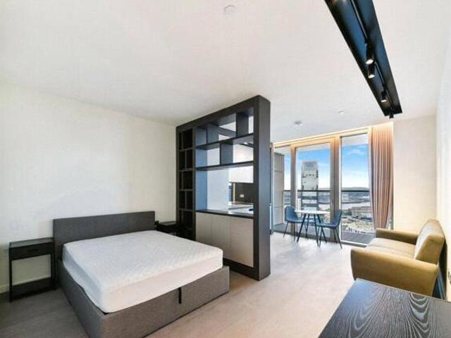 One Park Drive, London, Studio Flat For