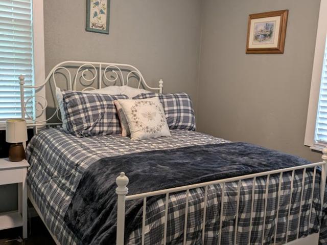 One room to rent