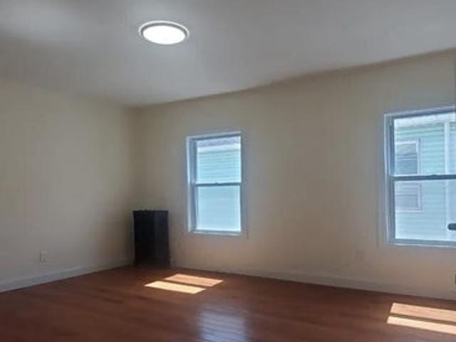 One room to rent