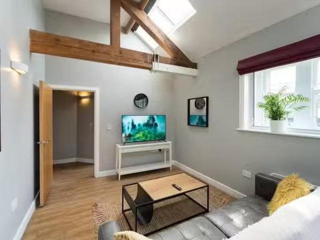 One room apartment in Chinatown