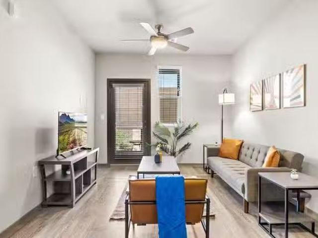 One room apartment in Glendale
