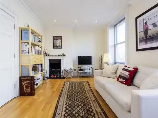 One room apartment in Marble Arch