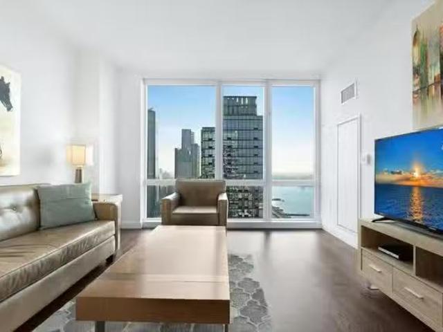 One room apartment in Midtown West