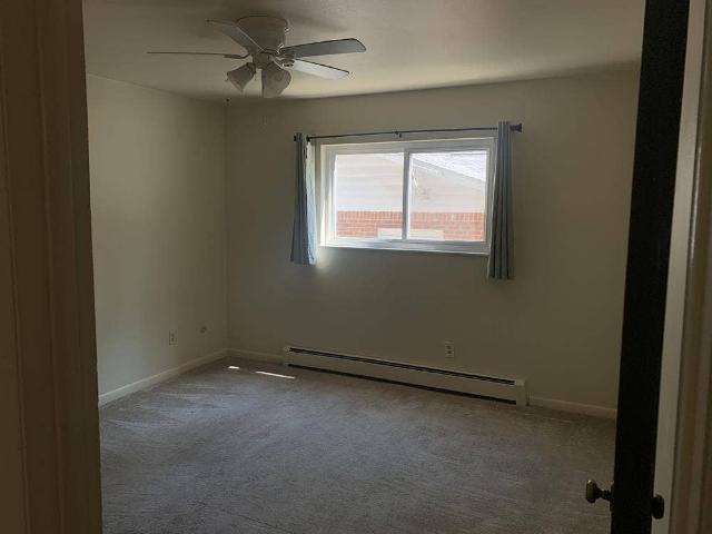 One room for rent. 723$ per month