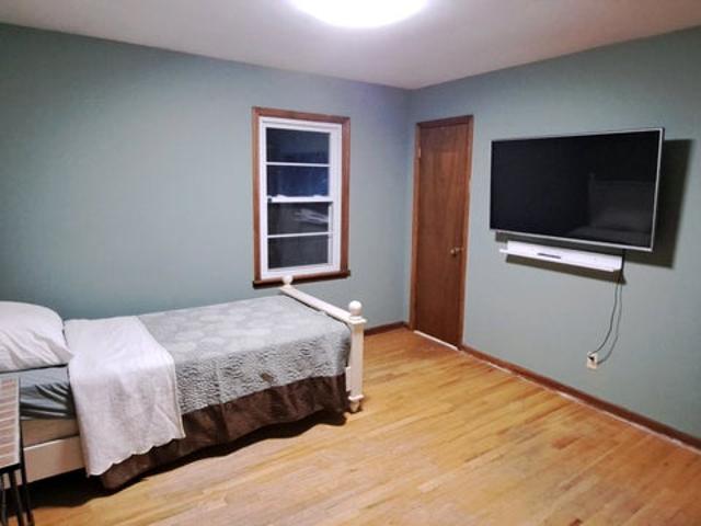 One room for rent