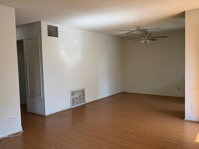 One room in a cozy 2b2b Glendale apartment