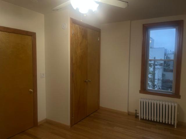 One room in a 3b1b available for immediate move in
