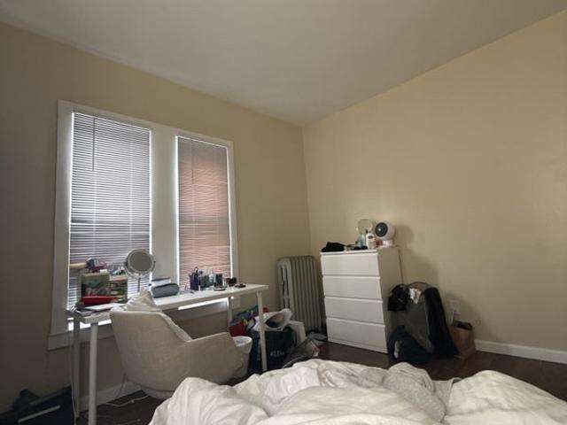 One room sublet for summer term