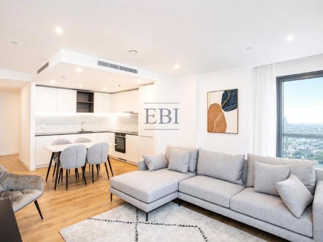 One Thames Quay, Marsh Wall, Canary. 1 bed apartment to rent £2,750 pcm £635 pw