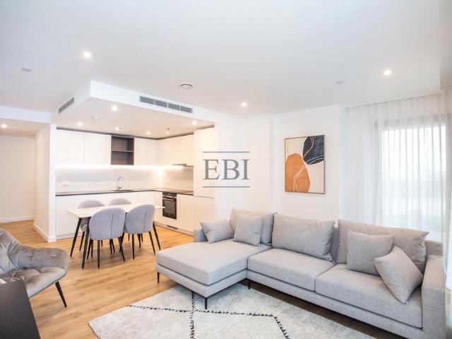 One Thames Quay, Marsh Wall, Canary. 1 bed apartment to rent £2,860 pcm £660 pw