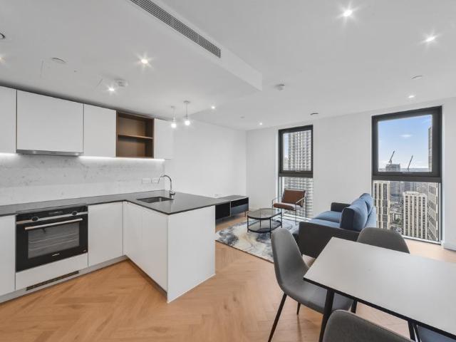 One Thames Quay, Marsh Wall E14 1 bed apartment to rent £2,817 pcm £650 pw