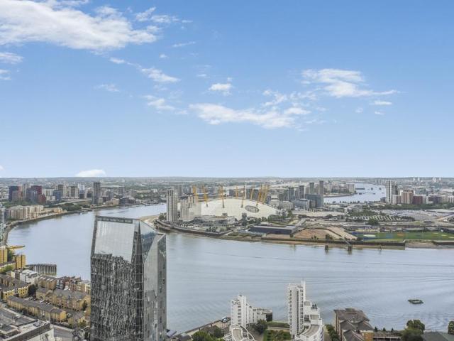 One Thames Quay, Marsh Wall, E14 1 bed apartment to rent £2,903 pcm £670 pw