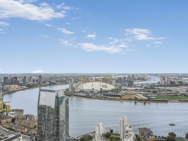 One Thames Quay, Marsh Wall E14, 1 bed flat to rent, £2,903 pcm | PrimeLocation