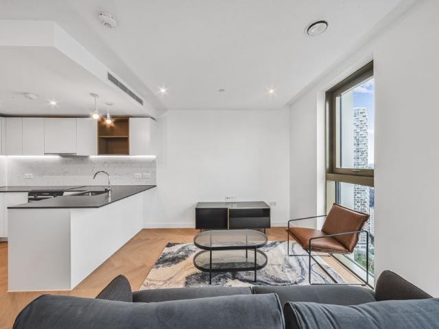 One Thames Quay, Marsh Wall E14, 1 bed flat to rent, £2,990 pcm | PrimeLocation