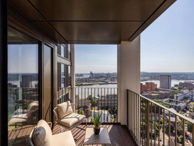 One Thames Quay, South Quay, London E14, 2 bed flat to rent, £3,550 pcm | PrimeLocation