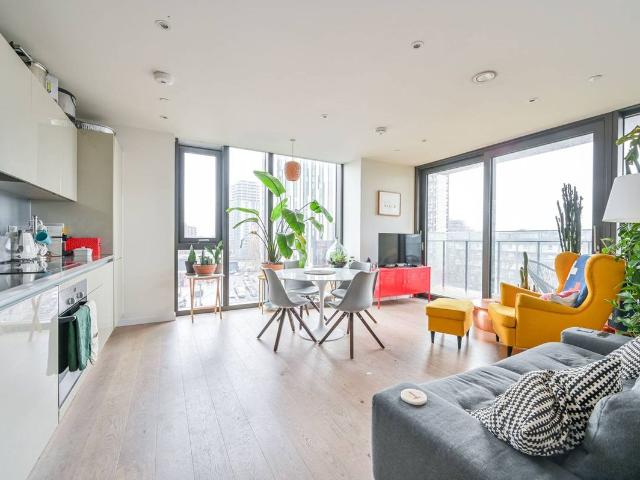 One The Elephant, Elephant And Castle, London SE1, 2 bed flat to rent, £3,150 pcm | PrimeLocation