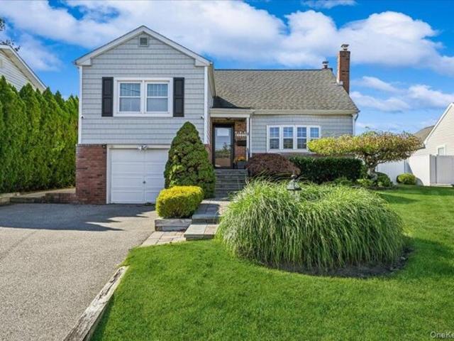 Oneida Ave, North Bellmore, Home For Sale