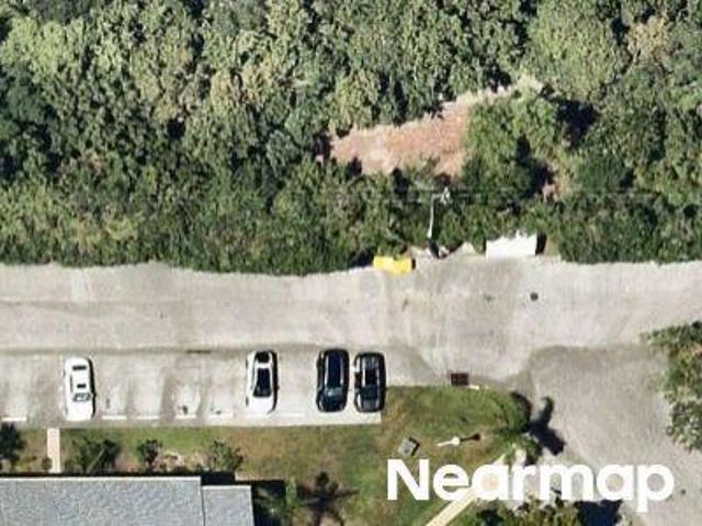 Oneida Dr Apt B1